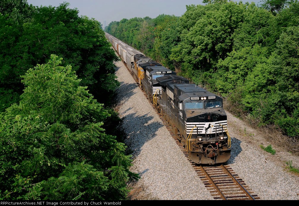 NS 9040 Eastbound at MP 202